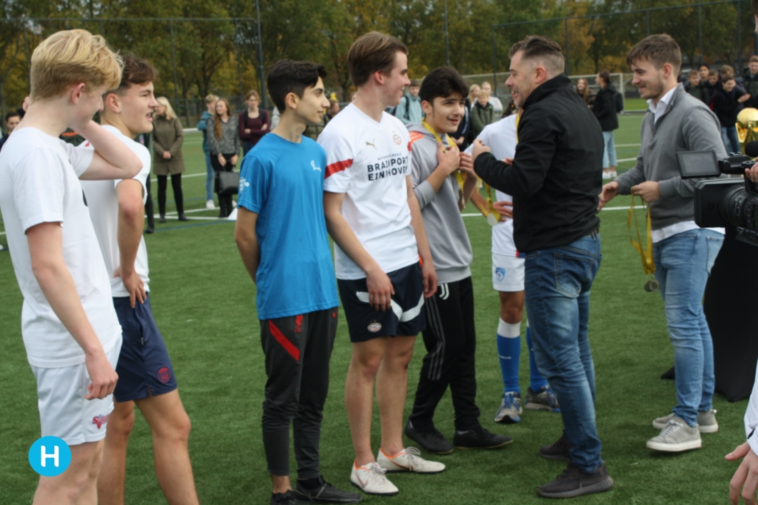 Dr. Knippenberg: spannende WK finale met een gele kaart - Ditishelmond.nl