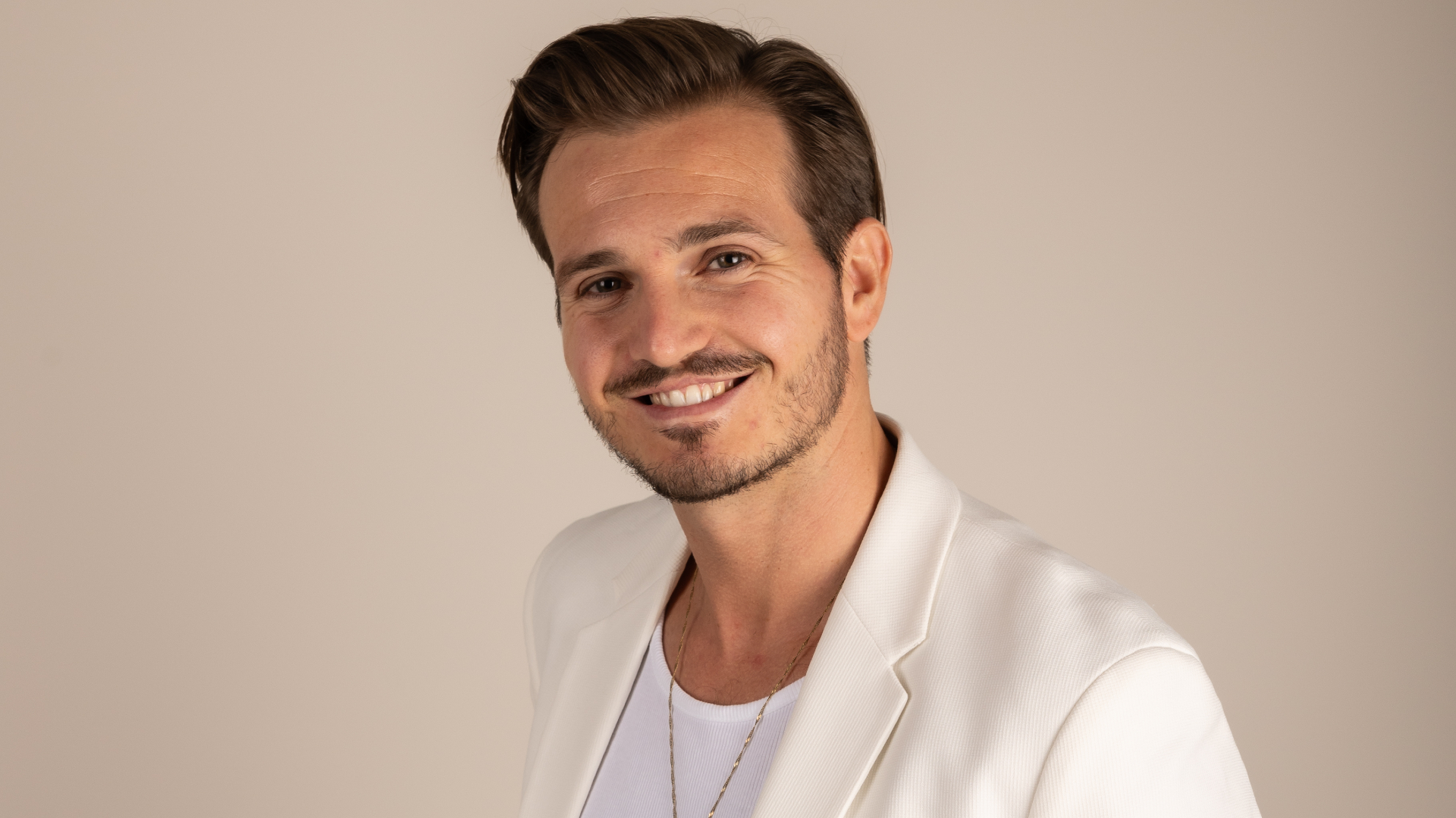 Tiago da Silva mag zich ‘Artiest van de Maand’ noemen - Ditishelmond.nl