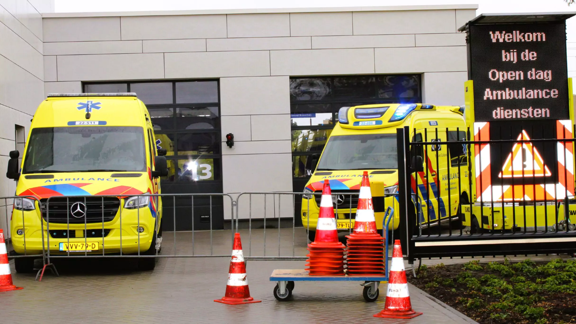 Nieuwe ambulancepost Helmond indrukwekkend staaltje hout - Ditishelmond.nl